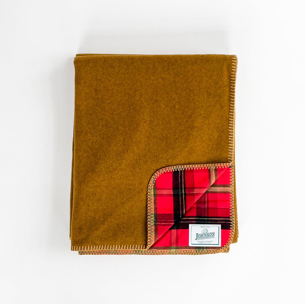 Blankets & Throws – Johnson Woolen Mills