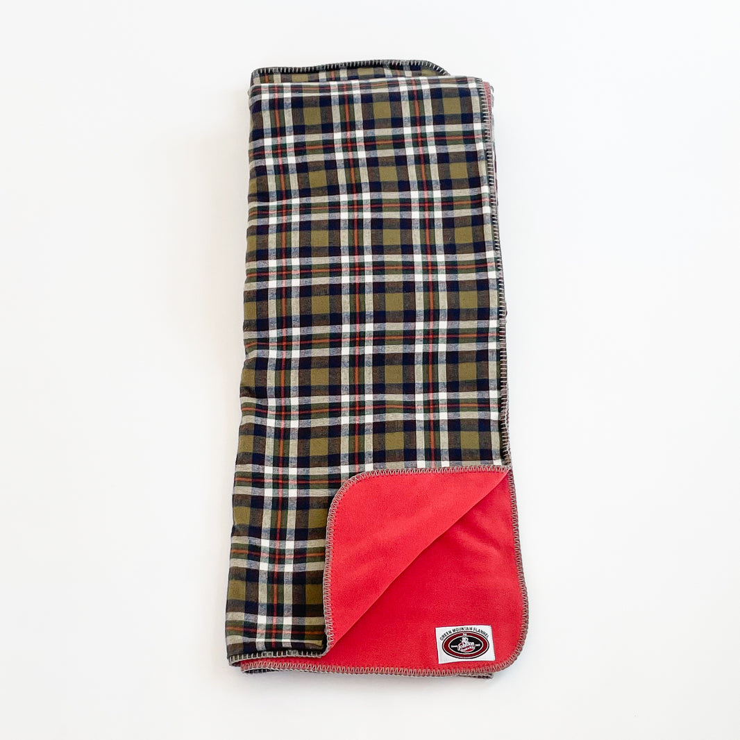 Blankets & Throws – Johnson Woolen Mills